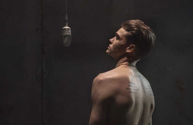 Mikolas Josef: model, wokalista, reżyser – Radio Vanessa FM